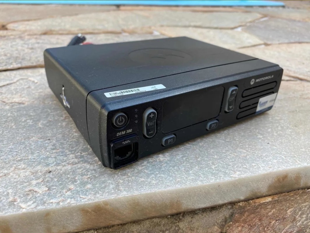 MOTOROLA MOTOTRBO DEM 300 Digital DMR Car Radio - ALAFONE