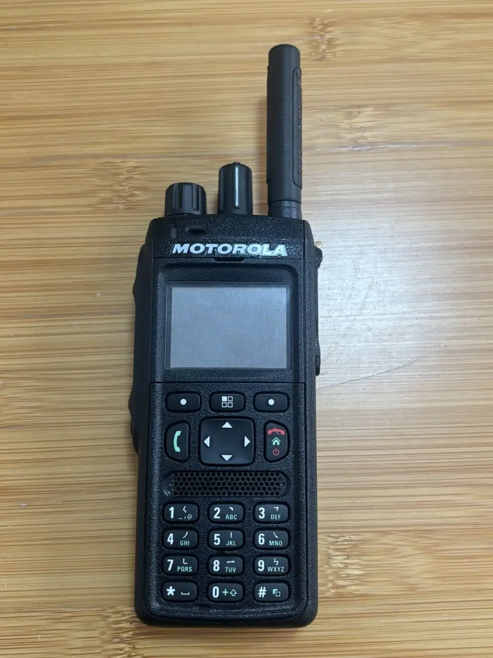 MOTOROLA MTP3250 TETRA PORTABLE RADIO